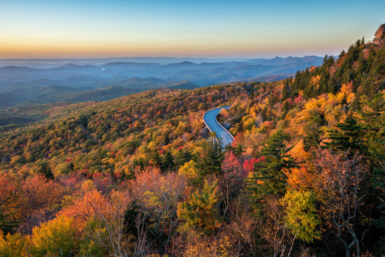 10 Best Places to Experience Fall in North Carolina - Follow Me Away
