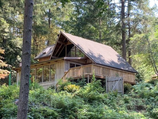 6 Whimsical Oregon Treehouses You Can Stay In - Follow Me Away